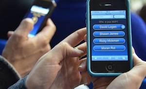 Screemo: כשהסמארטפון שלכם שולט על המסך המרכזי [Microsoft Azure] | גיקטיים