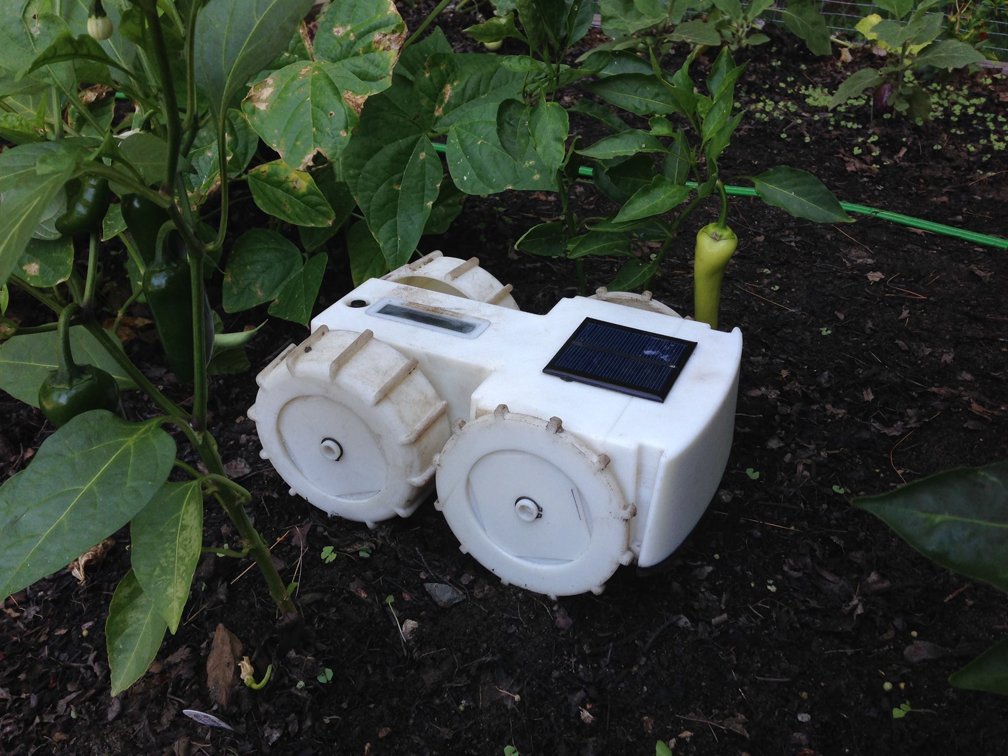 מהיוצרים של רומבה: רובוט סולארי שידאג לגינה שלכם | גיקטיים