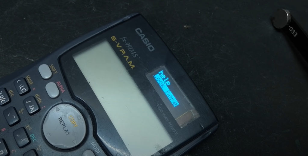 גאון לקח מחשבון Casio עתיק והפך אותו לכלי רמאות מושלם | גיקטיים
