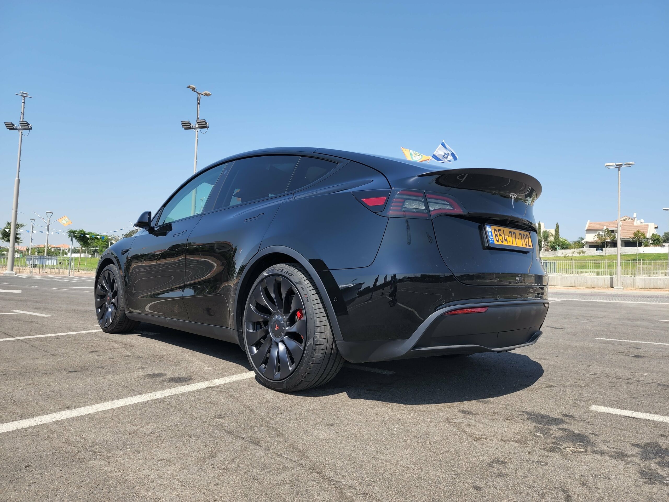 לקחנו לסיבוב את טסלה מודל Y, ה-SUV הראשון שלה בישראל | גיקטיים