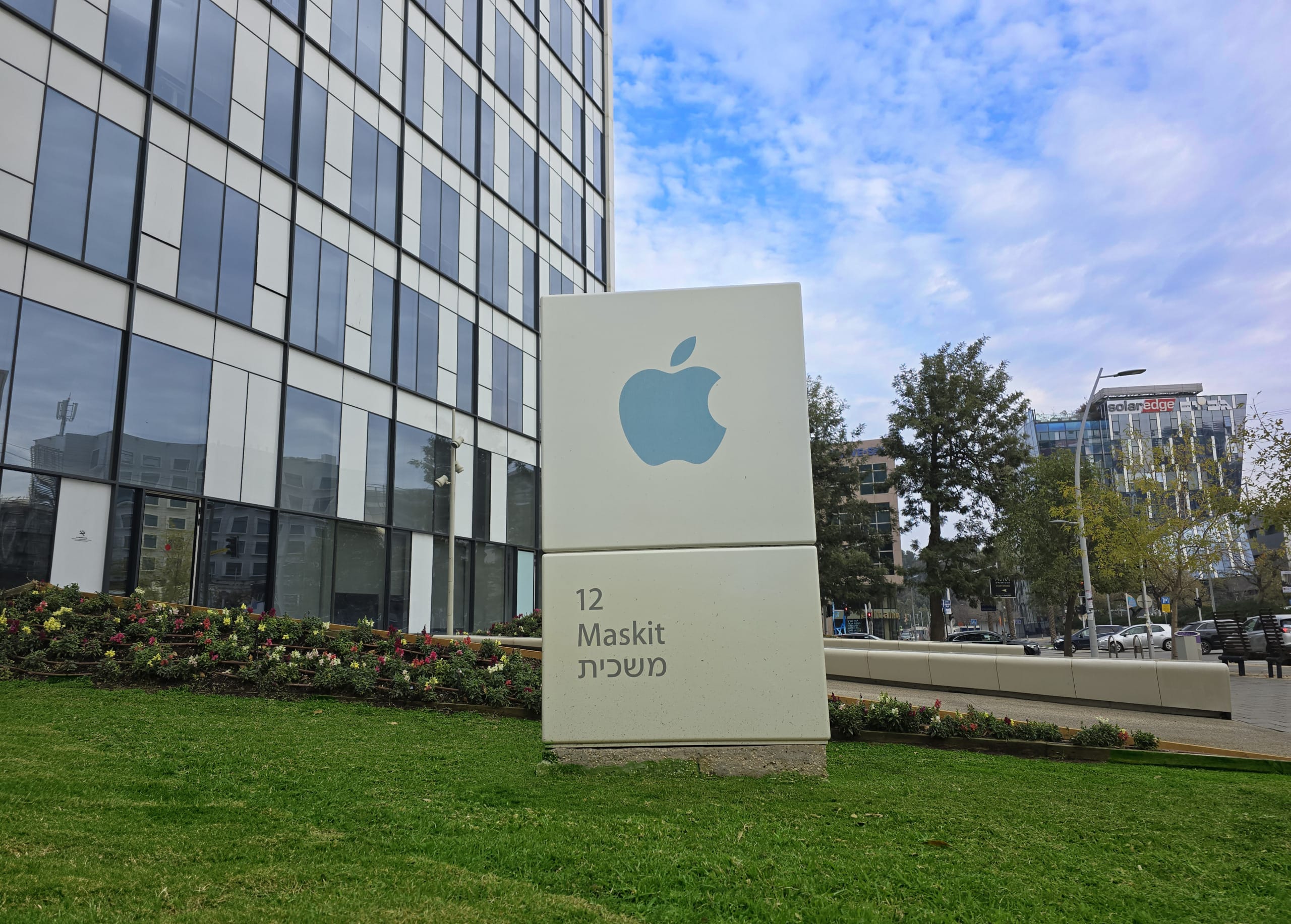 בכיר באפל מודה: אנחנו שוקלים להחליף את גוגל ב-AI | גיקטיים